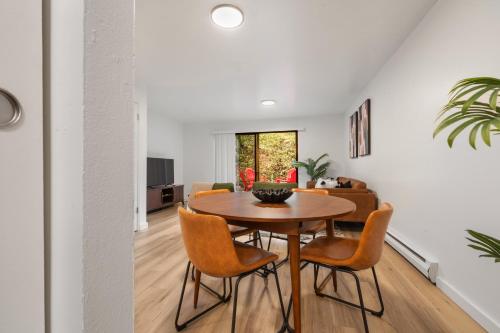Cedar Terrace Townhome W Firepit - Lynnwood, WA
