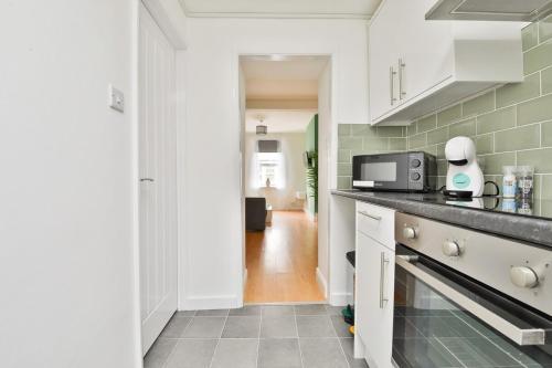 City Escape – Stylish 2-bed Near Cardiff Centre - Cardiff