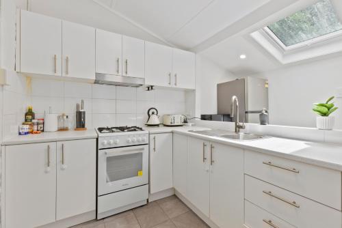 2br Darlington Home For 6 With Balcony - Surry Hills