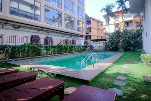 1 Bed Apartment Sleeps 2 - Pool Parking Balcony - Colva