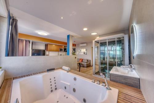 Suite & Spa - Jacuzzi - Sauna - Bezannes