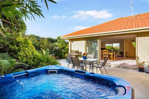 Private Coastal Sanctuary - 50m From Stunning Beach! - Whakatāne