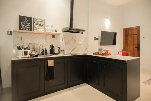 Cbd Loft Studio 2b, Heart Of Multatuli Food Scene, Walkable, Private Compound, High Security - Medan