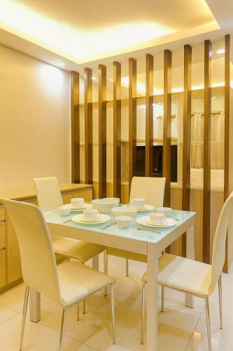 Condo 2br Oasis Beside Sm Mall Free Pool Fast Wifi 4-5pax - Davao City