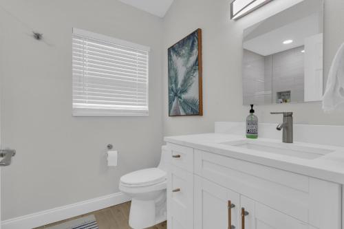 Roomstr Delaware Room 1 Bedroom In South Tampa With Shared Full Bathroom & Free Coffee - Tampa, FL