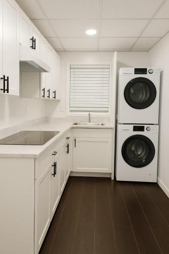 Bright & Stylish Guest Suite With Modern Comforts - Harmony Vineyards, St James