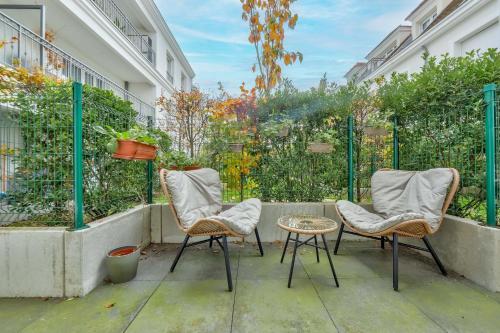 Nice 1br Flat With Lovely Terrace And Parking - Rueil-Malmaison