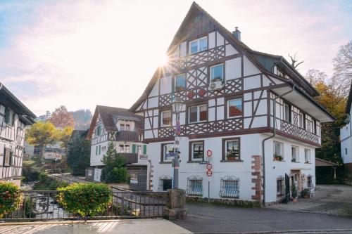 Lepold's Balkenzauber - Ferienwohnungen Sasbachwalden Zentral, Familienfreundlich Mit Kamin Und Wein - Sasbachwalden