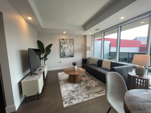 Downtown Halifax Bright & Modern 1 Bedroom - Halifax