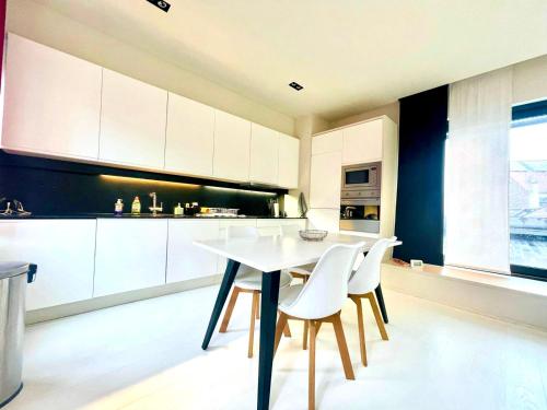 Elegant Central Apartment Quiet And Bright - Schaerbeek