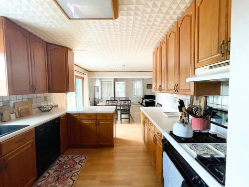 Cozy Creek House - Resorts World Catskills