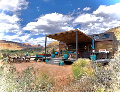 Utah Tiny House For A King Sized Zion Glamping Escape - Zion National Park