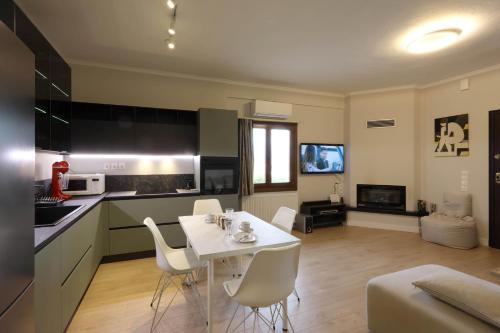 Avlos Luxury Home-new! 5 Min To Ctr - Янина