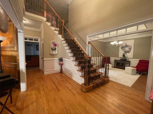 5 Bedroom Home North Atl - Canton, GA