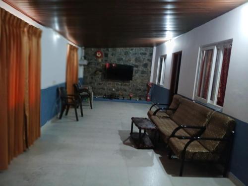 Varshini Home Stay - Kotagiri