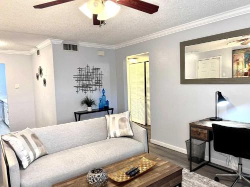 Modern 2BD Pool DFW South Irving I20, Sowers, TX from $87