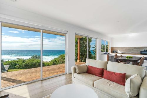 Waters Edge - Beachside Home Near Rennies Beach - Ulladulla
