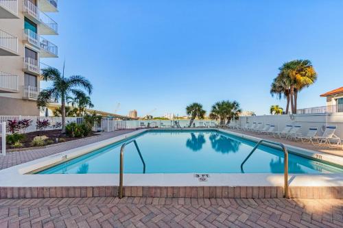 Coastal Bliss With Gulfside Charm - Your Perfect Fmb Escape Awaits! - Beach Haven - Bonita Springs, FL