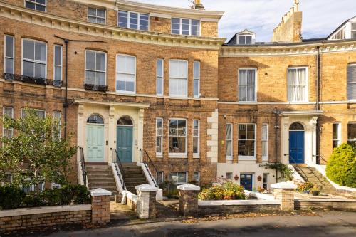 Penthouse Suite Quiet Central Escape Sleeps 4 - Scarborough
