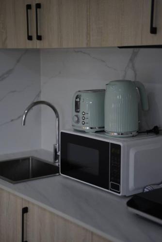 New Self-contained Unit For Solo Or Couple Travelers - Brisbane