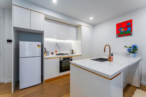 Art Filled 2b2b Apt Family Friendly Free Parking - Whitehorse City