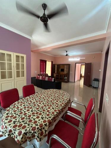 Texas 5 Bhk Villa For 22 Pax Near Trivandrum Airport 2 Km Padmanabha Temple - Thiruvananthapuram
