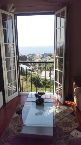 Enchanting And Cozy Achada Palace Apartment - Funchal