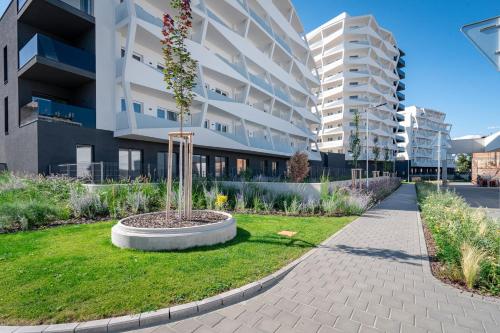 Apartino - Free Parking, Ac, City View Balcony, Nespresso, Netflix - Brno