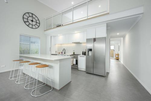 Coastal Comfort In Golden Bay - マンジュラ
