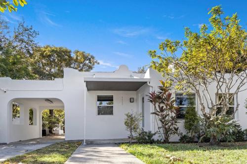 Stylish 2br/2ba Miami Home Near Wynwood - Miami, FL