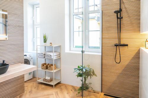 Vary Essence - Elegant Stay With Balcony - Karlovy Vary