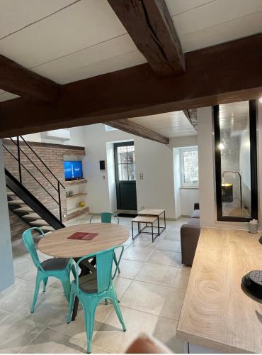 Loft En Centre-ville 900m Cure - Jonzac