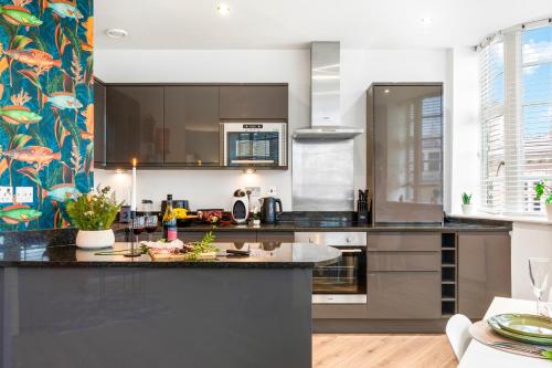 Brighton Apartment, The Lane & Cafes, Walk To Beach, Parking Available At Extra Cost On Request Only - Brighton