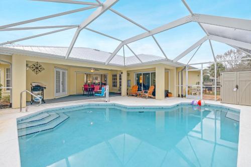 601 Benedictine Ter - セバスティアン, FL