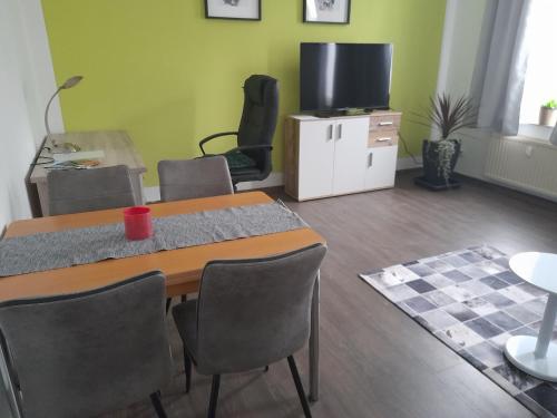 2 Raum Wohnung In Der Nahe Des August Horch Museum - Cvikov