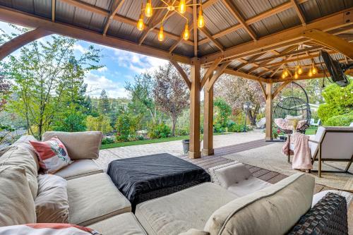 Work & Relax! Updated Walnut Creek Home W/ Office - Walnut Creek, CA