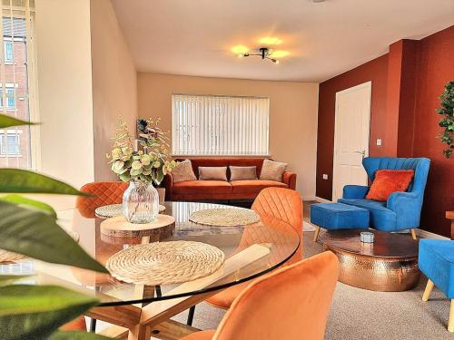 3-bedroom New Build House With Free Parking, Private Garden & Free Wi-fi - Leicester