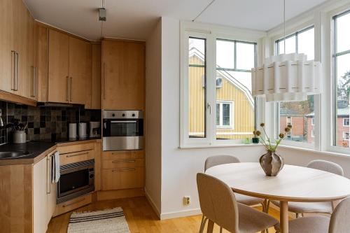 Cozy & Bright Studio Apartment In Lidingo - Stockholm