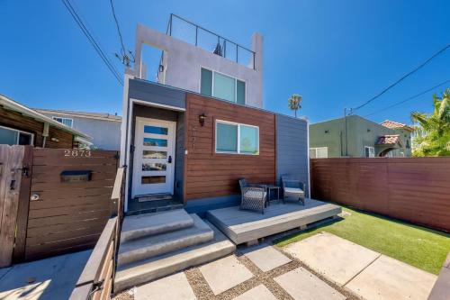 Modern Urban Escape Rooftop & Walkable Fun - San Diego, CA