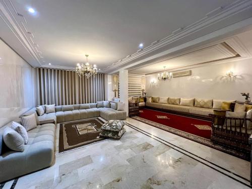 Chic & Spacious 4br With Jacuzzi-fez New City Stay - Fes