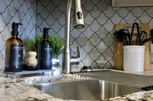 Little Rock - Modern Hideaway Steps From Sights And City Vibes - Little Rock, AR