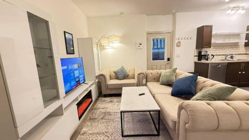 Red Deer Stay- 2br Private Suite - Red Deer
