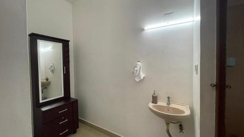 Homestay Near Lulu- Edappally- Amrita, Aster Hospital- Kochi - Kochi