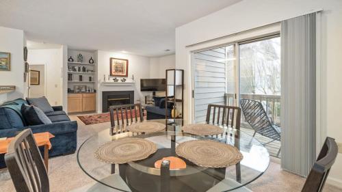 Cozy 1-br Apartment With A Seasonal Pool - Charlotte, NC