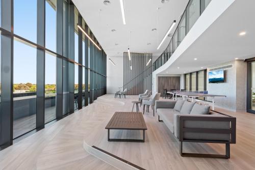 Skyview1-bed, Infinity Pool, Cinema, Gym & Bbq - Ivanhoe