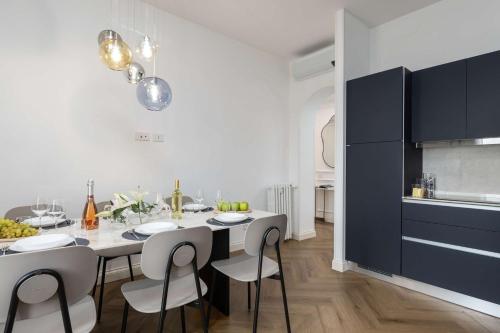 Colosseum Holidays - Luxury 3 Bedroom Apartment - Rome