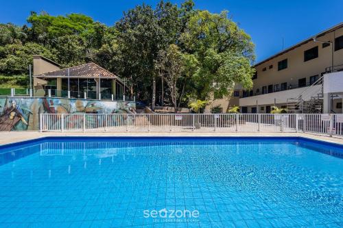 Apto Em Cond. C/ Piscina A 140 M Da Praia Rar0213 - Bombinhas