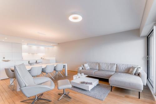 Modern And Sleek, Third Floor Sea Front Flat For 8 - ibis Thalassa Le Touquet