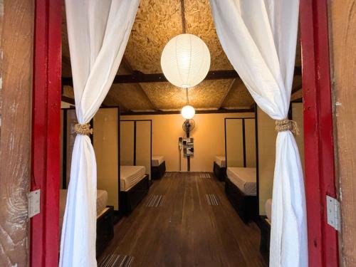 Sanctuary Hostel - Art & Adventure - Ko Lanta