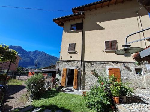 Casa Rosa Nel Borgo Di Linzanico - Abbadia Lariana